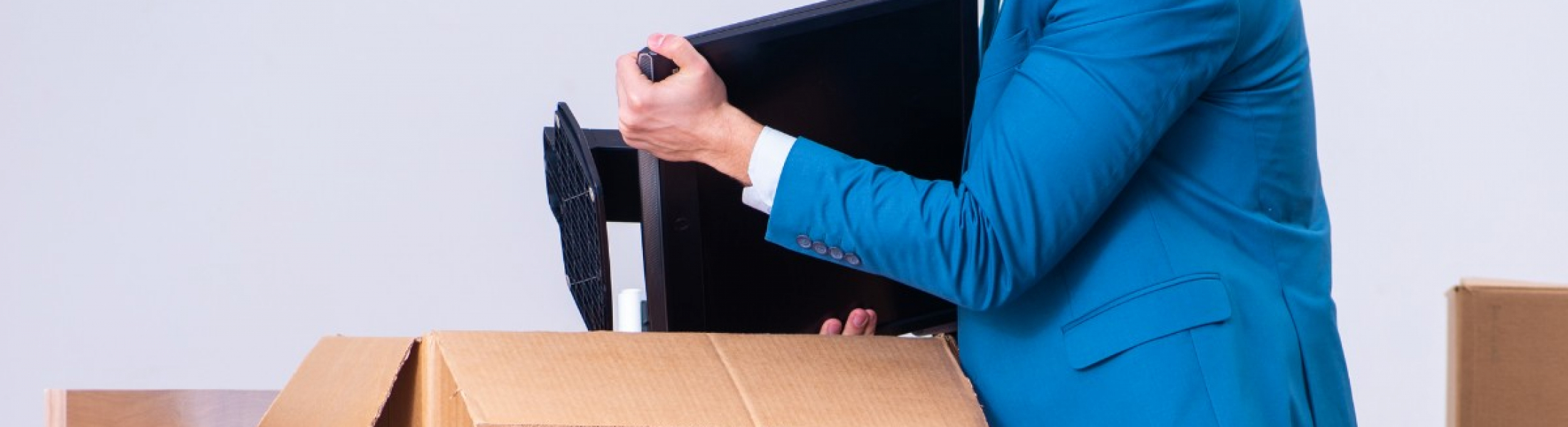 How To Pack A TV For Moving - Smooth Move People